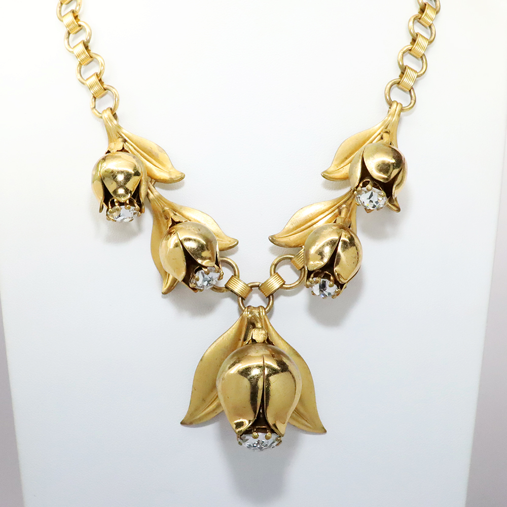 The Silver Queen | Vintage 1940's Leo Glass Figural Flower Necklace ...