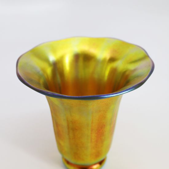 The Silver Queen. Carder Era Steuben Glass Gold Aurene Shade Vase ...