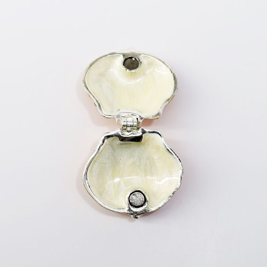 The Silver Queen | Kingspoint Designs Venus the Scallop Shell Mini ...
